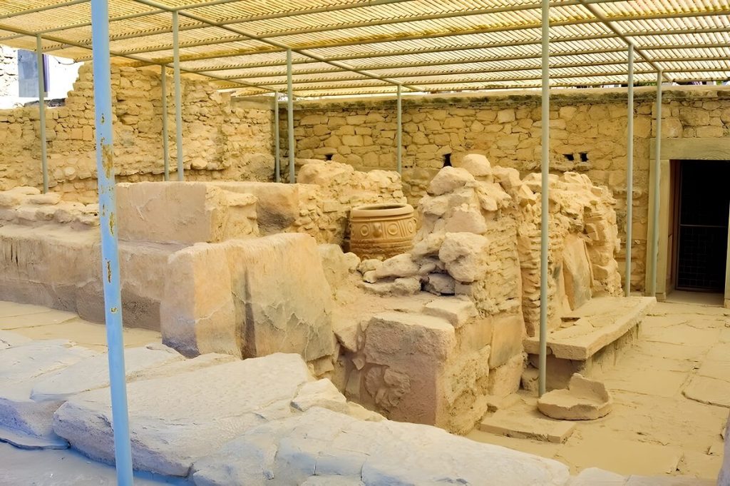 Knossos Palace Crete 2026 | Complete guide to ancient Minoan ruins
